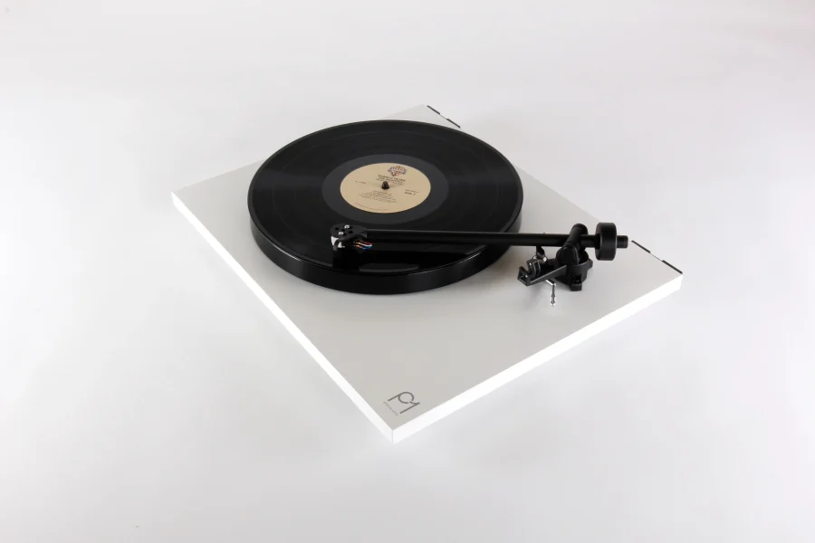 Rega Planar 1 turntable - Utopia Retro Modern
